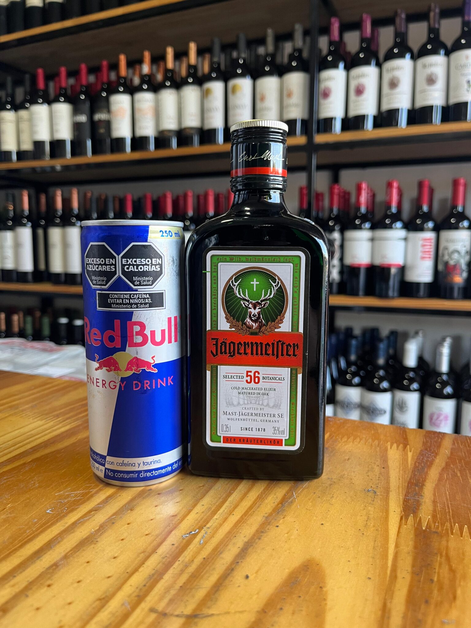 JAGERMEISTER 350cc + RED BULL 250cc – Kiosco Van Van